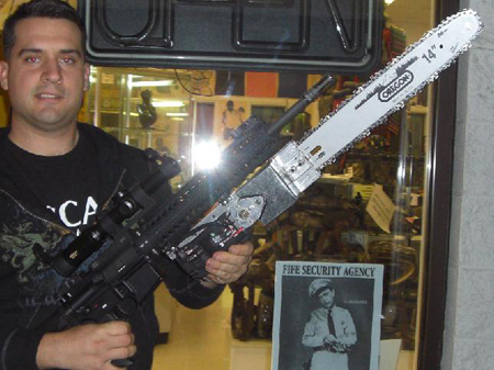 Real Life Gears Of War Lancer For Zombie Fighting | Hackaday