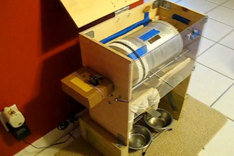 Wireless Arduino Cat Food Dispenser | Hackaday