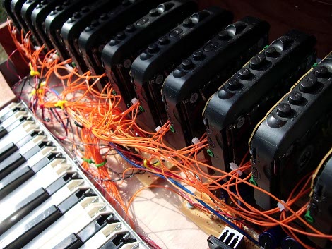 Melloman Tape-looping Keyboard | Hackaday