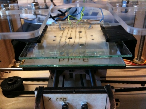 Heated MakerBot Build Stage | Hackaday