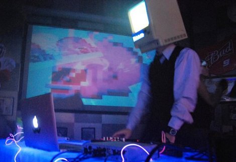 Macintosh Plus DJ Helmet With An IPad | Hackaday