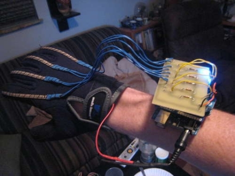 Wireless Animatronic Hand Control | Hackaday