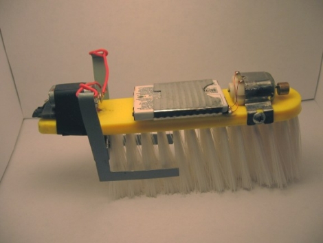 Bristlebot Mod Never Rubs You The Wrong Way | Hackaday
