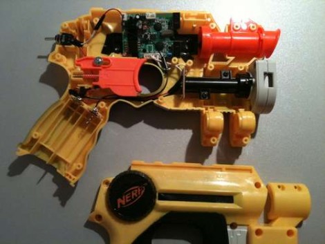 Kinect, Mouse, And Nerf Gun Combine For House Of The Dead | Hackaday