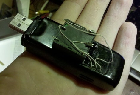 Reviving A Broken HSDPA Modem With A Bit Of Clever Investigation | Hackaday