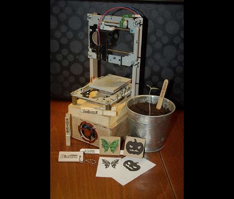 Bench-top Laser Engraver Does Some Cutting Too | Hackaday