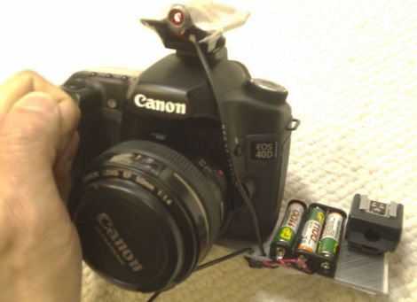 Laser-powered DSLR Auto Focus Assist Light | Hackaday