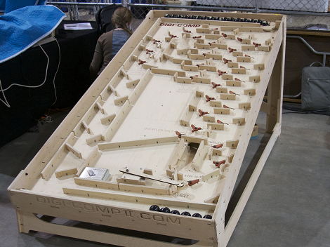 Gigantic Ball-manipulating Binary Computer | Hackaday