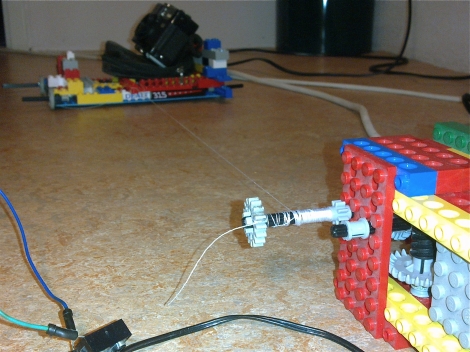 Two-axis Panning Time Lapse Rig Built From Lego | Hackaday