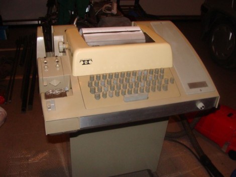 Only Losers Text Message On Cellphones – This Guy Carries His Own ...