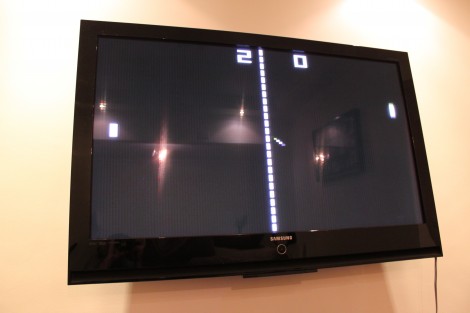 8-pin Micro Plays Pong On Your Widescreen | Hackaday