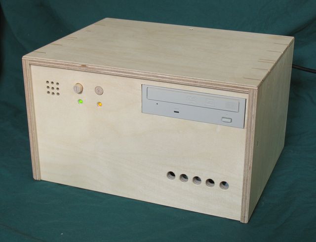 A Wooden Computer Case, Monitor Stand, And Keyboard | Hackaday