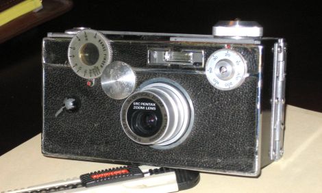 Vintage Camera Retrofit Perfect For Trolling Strangers | Hackaday
