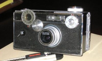 Vintage Camera Retrofit Perfect For Trolling Strangers | Hackaday