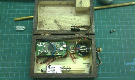 A Talking Reverse Geocache Puzzle Box | Hackaday