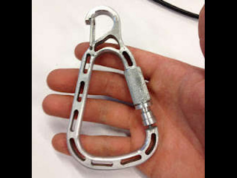 Carabiner Helps You Hone Your Milling Skills | Hackaday