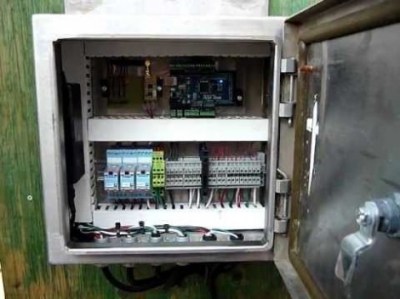 Large-scale Arduino Controlled Greenhouse Does Some Serious Farming ...