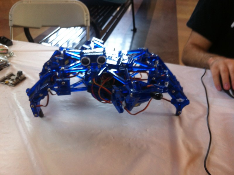 MakerFaire K.C.: Hexy, The $200 Hexapod Project | Hackaday