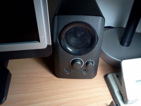 Reworking The Electronics For Better Computer Speaker Audio | Hackaday