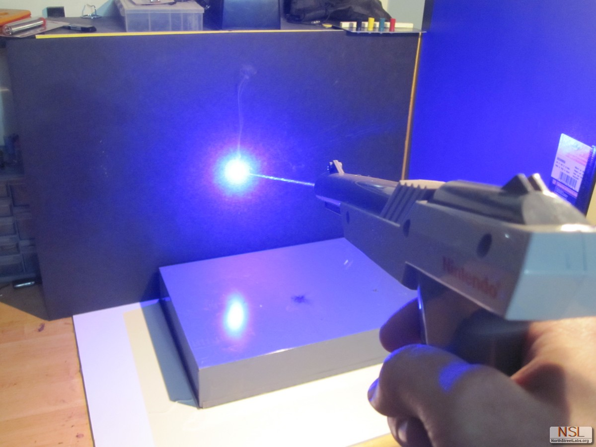 NES Light Gun Gets A Burning Laser Upgrade | Hackaday