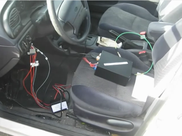 Cellular Vehicle Information And Control | Hackaday