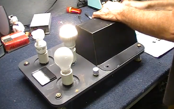 Light Bulb Efficiency Exhibit Updated With LED Bulb Option | Hackaday