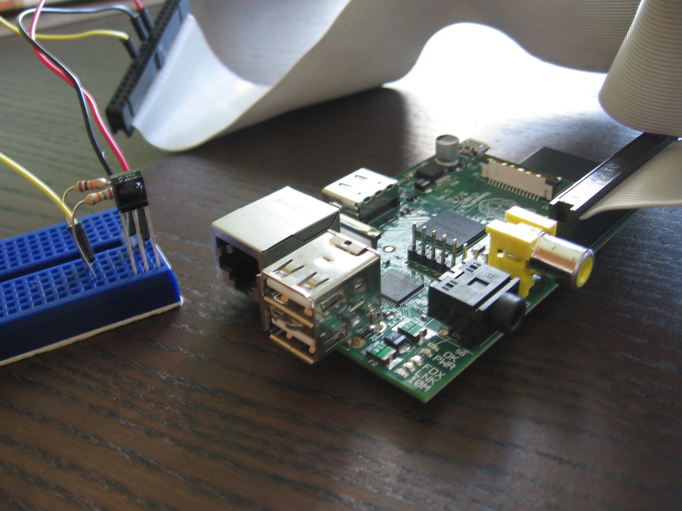 Rpi-ir-remote-receiver | Hackaday