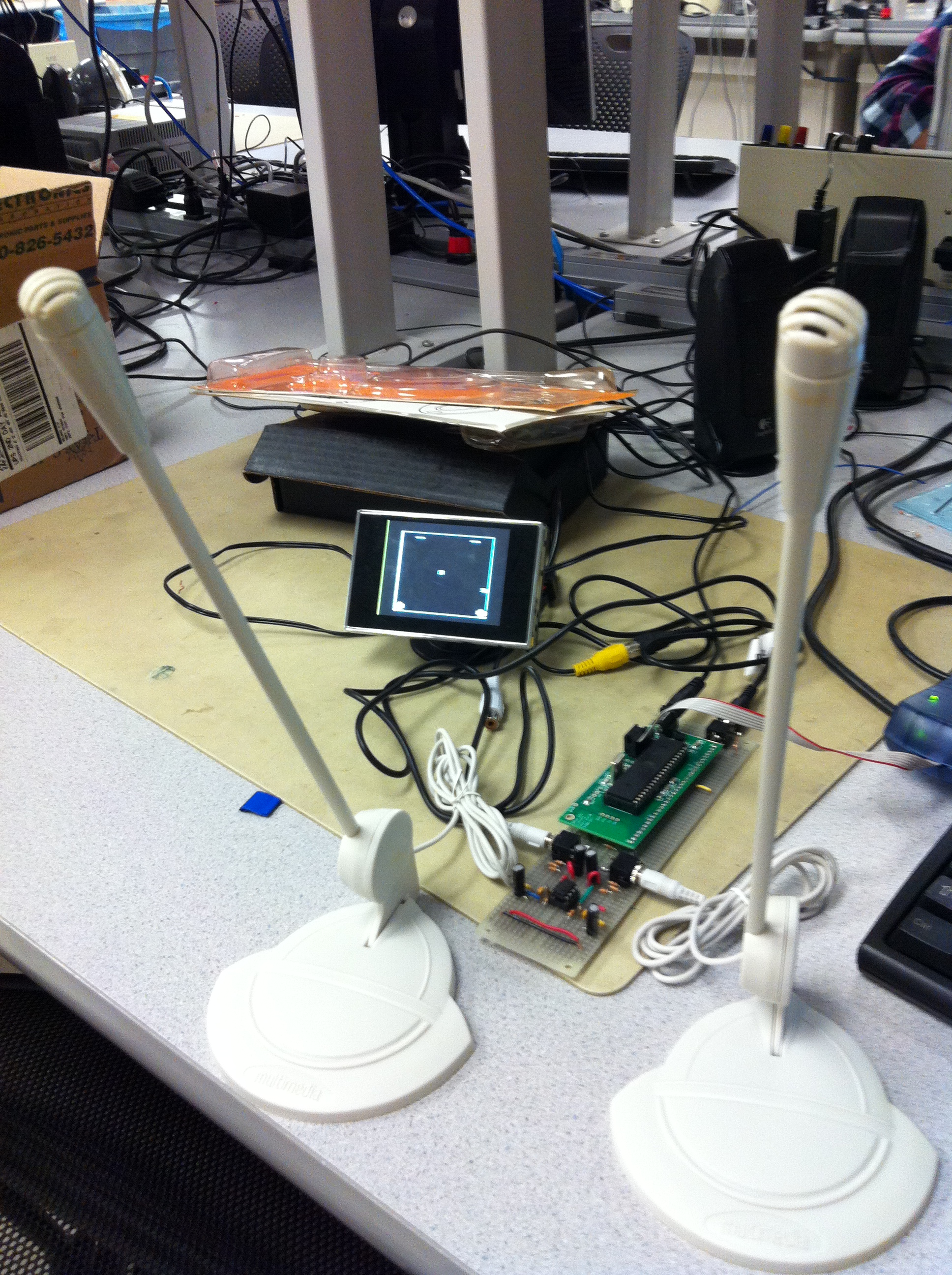 Voice Controlled Video Game Uses “Biu” And “ahh” For Control | Hackaday