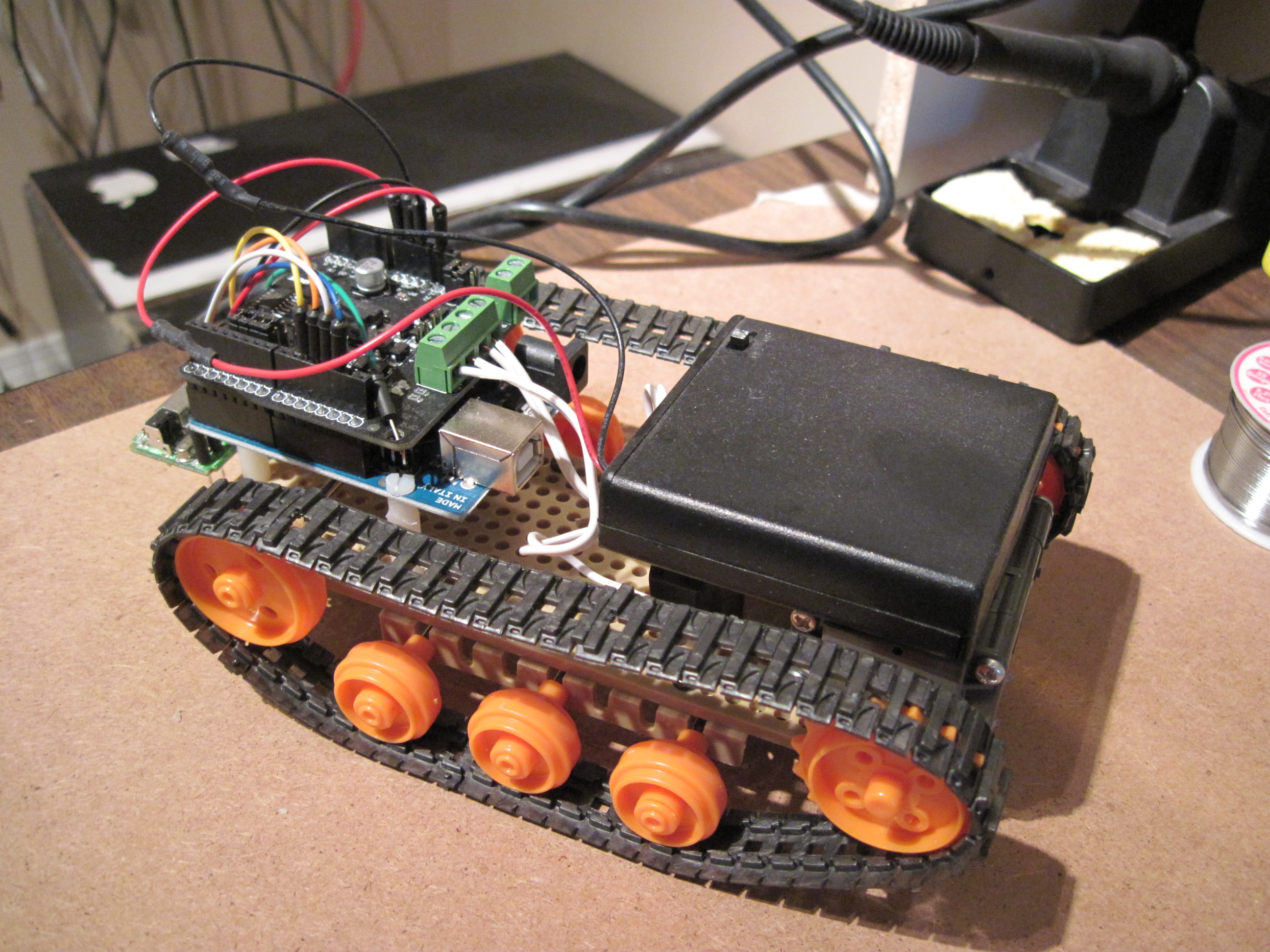 Building A Rather Rudimentary Arduino Tank Bot Hackaday 9702