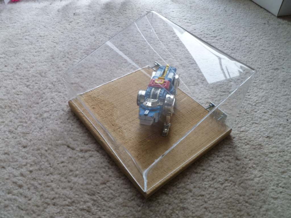 Heating, Bending, And Gluing To Make Acrylic Enclosures | Hackaday