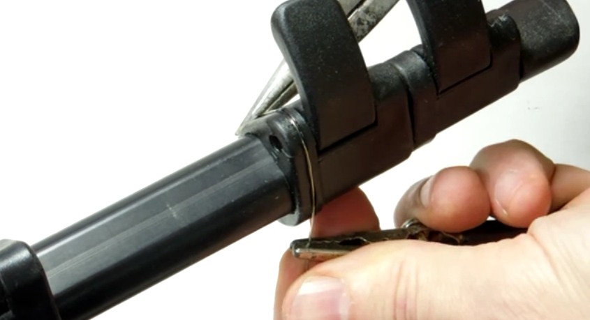 Using Nichrome Wire To Repair Broken Plastic Parts | Hackaday
