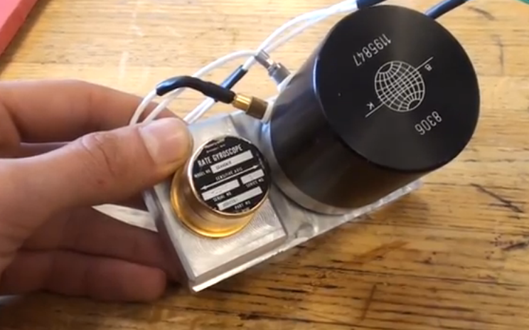 Rate Gyroscope Circuitry Explained | Hackaday