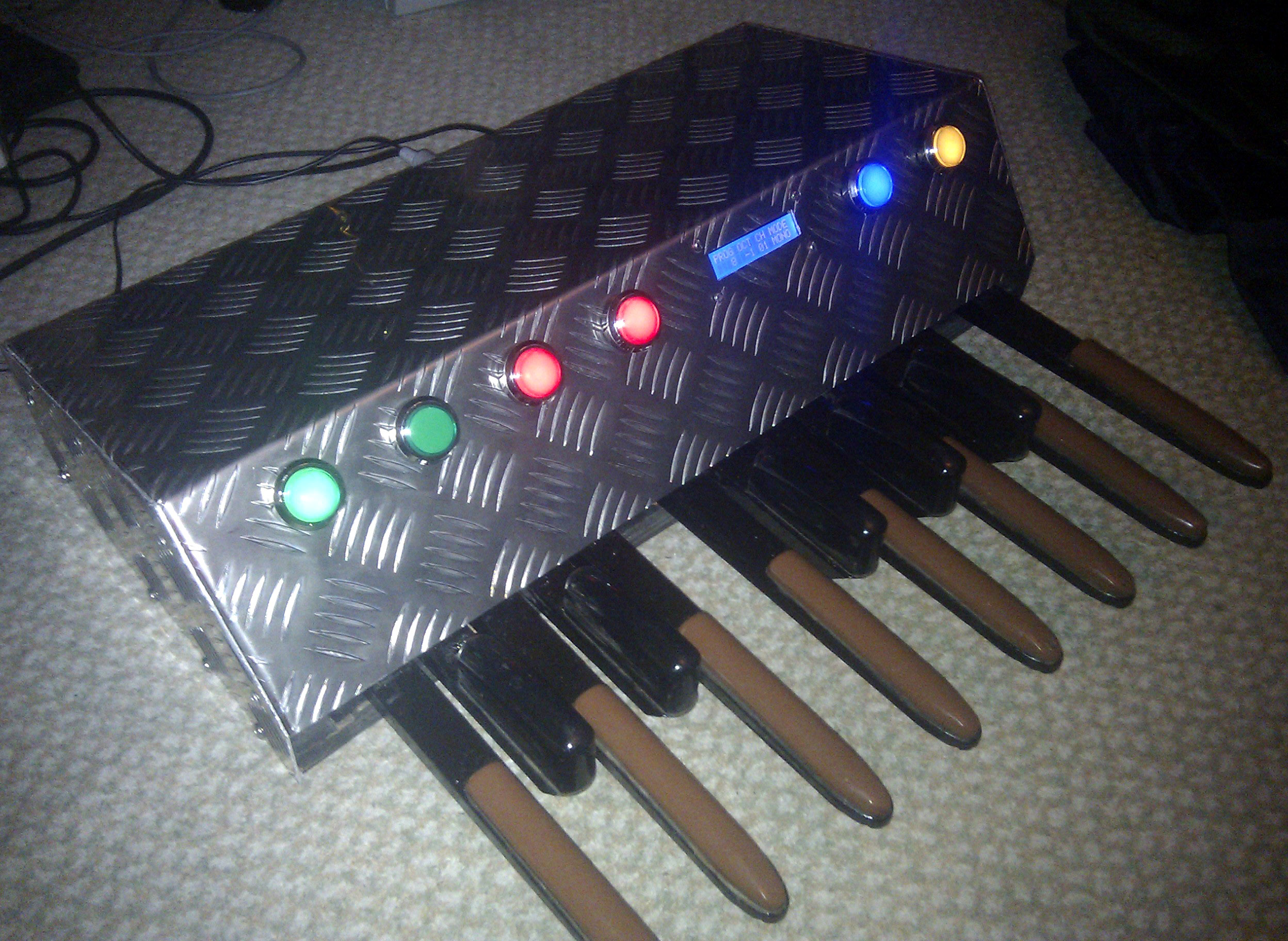 MIDI Pedal Project Looks As Good As It Sounds | Hackaday