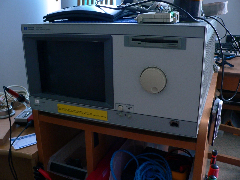 HP16500B Logic Analyzer Controlled With RS-232 And More | Hackaday