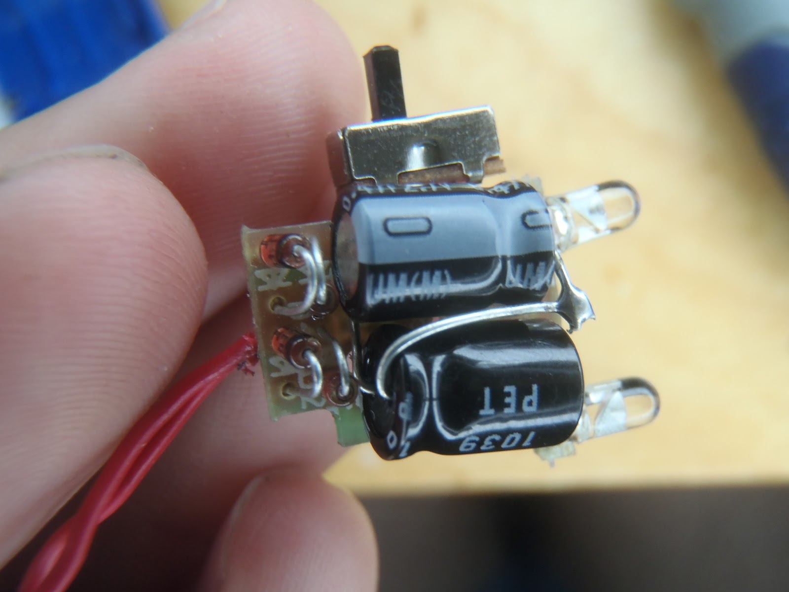 Giving A Crank Flashlight A Super Capacitor Overhaul | Hackaday
