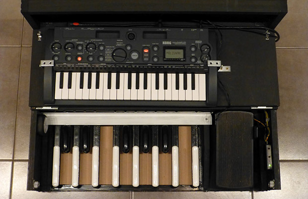 Tearing Apart An Organ And Making A MIDI Keyboard | Hackaday