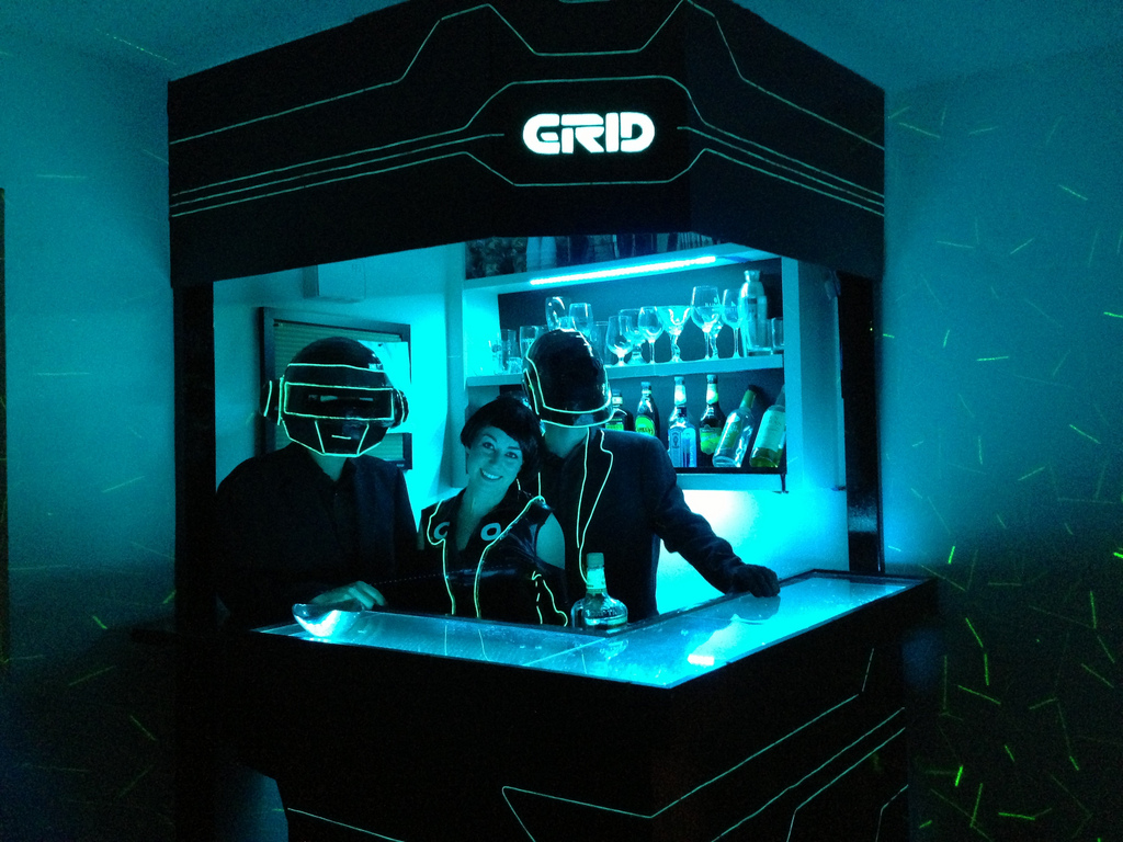 How To Build A Tron Bar That Daft Punk Would Hang Out At | Hackaday