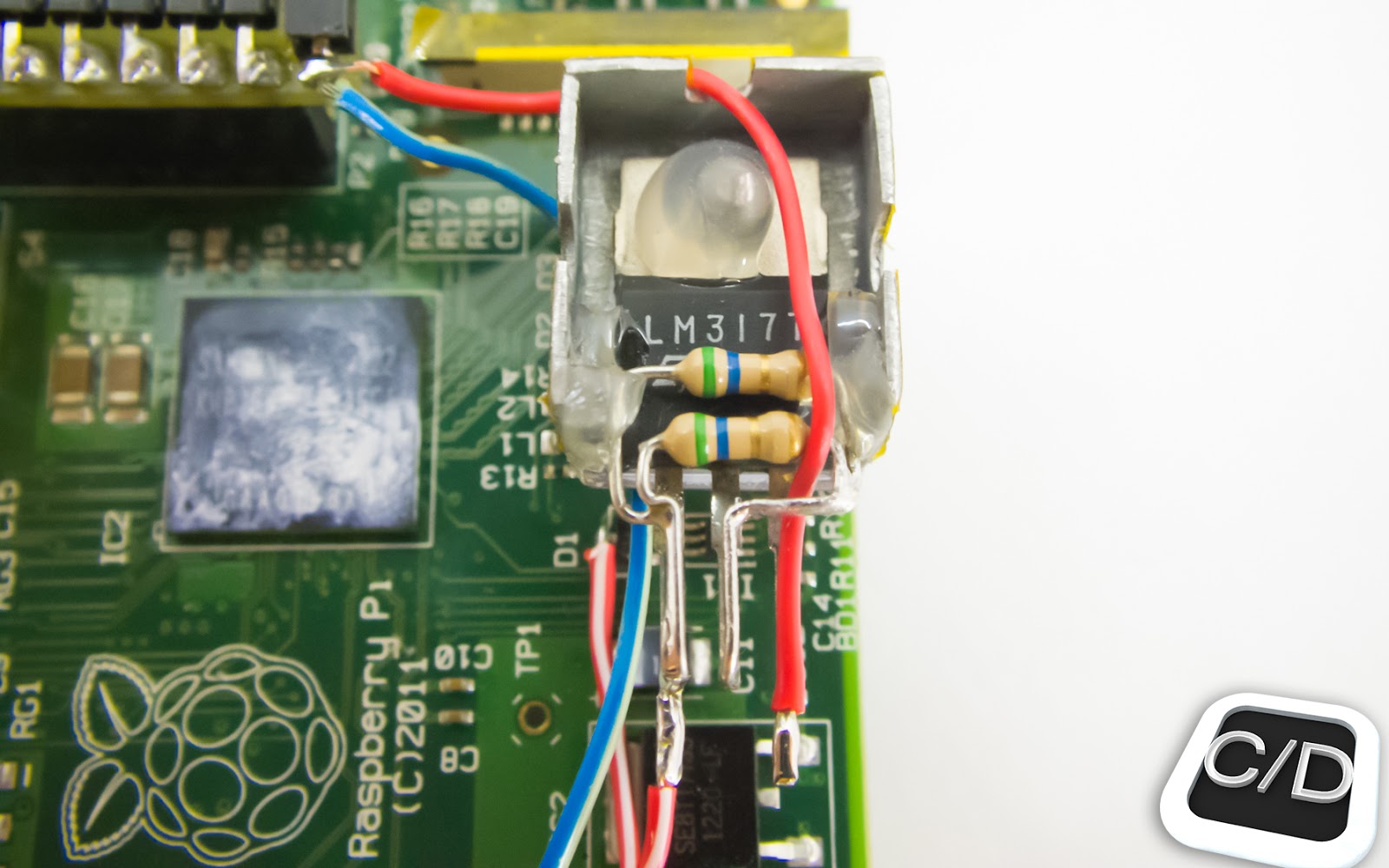Bolstering Raspberry Pi HDMI With A Current Regulator | Hackaday