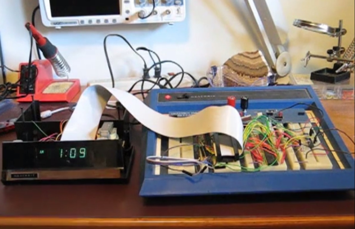 Heathkit Clock Updated With A PIC32 And GPS | Hackaday