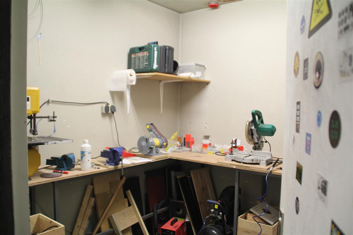 Hackerspacing In Europe: Technologia Incognita In Amsterdam | Hackaday