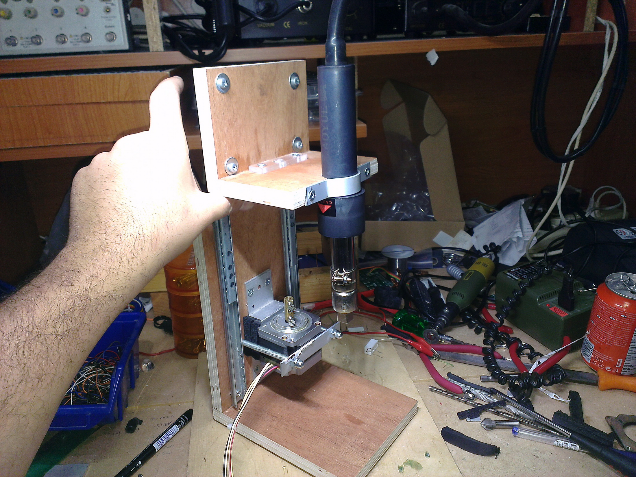 This SMD Reflow Hot Air Gun Hangs Around Your Workbench | Hackaday