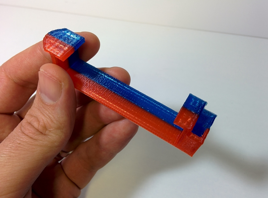 A Quick And Simple Filament Joiner For Multi-Color Prints | Hackaday