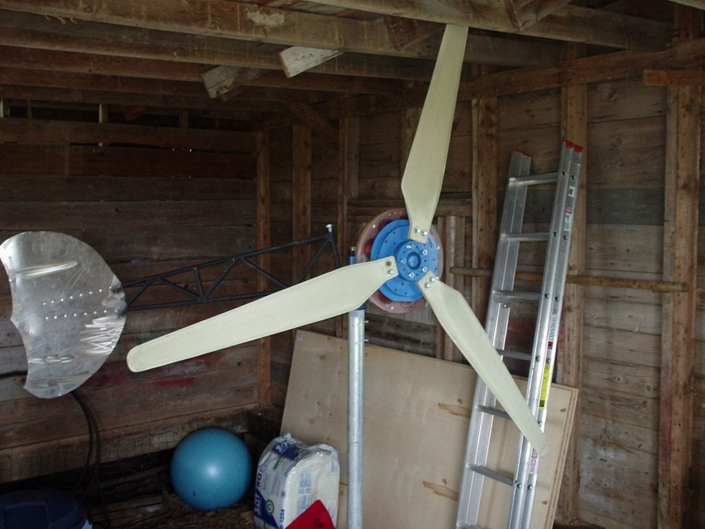 7-Foot DIY Wind Turbine Proves Size Matters | Hackaday