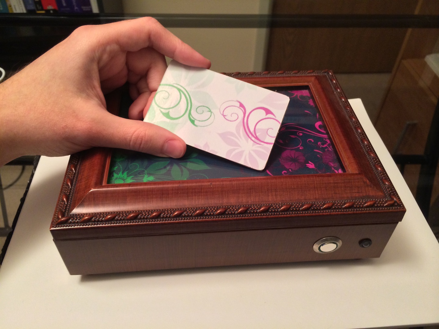 RFID Keepsake Box Is Sweet And Secure | Hackaday