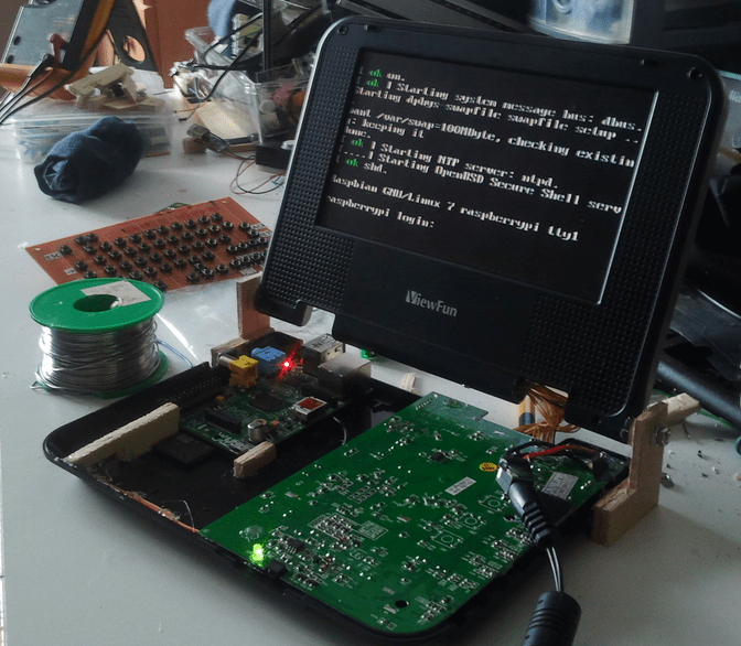 Hacklet #5 – Hackerspaces And DIY Laptops | Hackaday