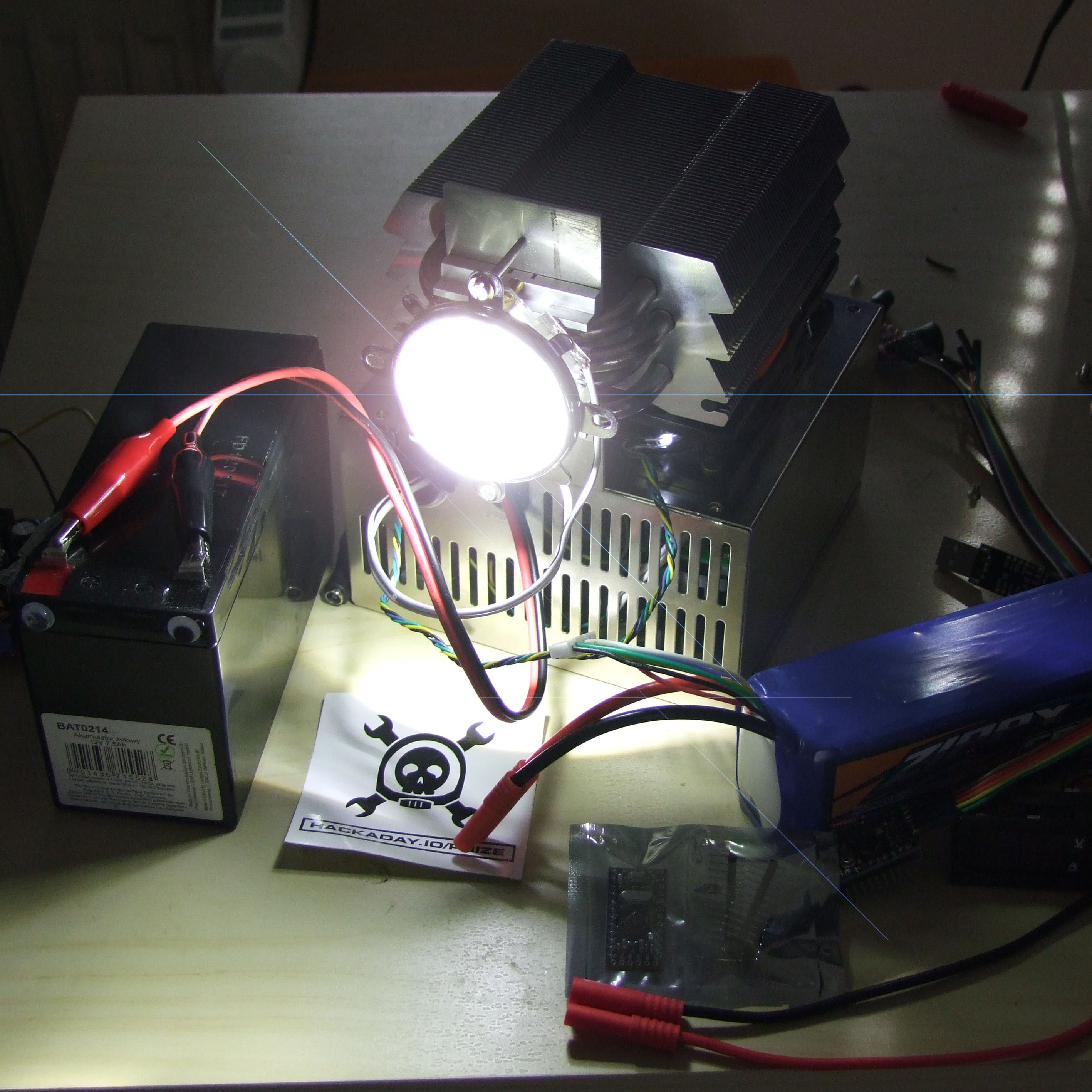 Monster 100W LED Flashlight Produces A Whopping 8500lm! | Hackaday