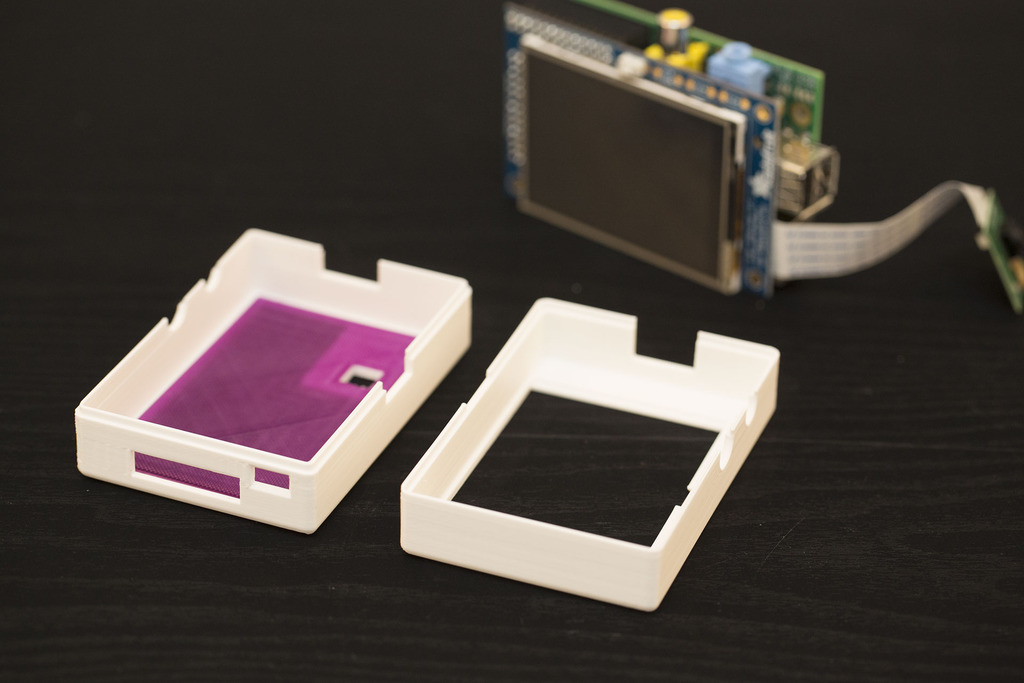 WiFi Raspberry Pi Touchscreen Camera | Hackaday