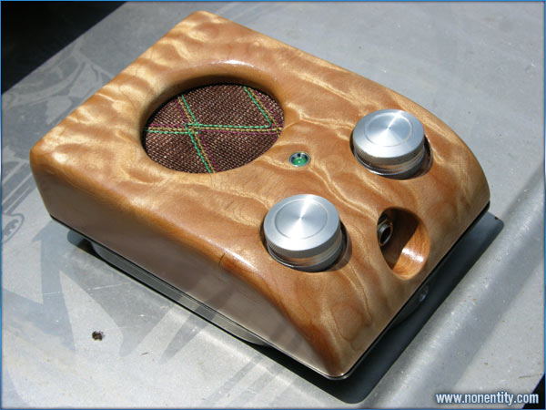 Sweet Guitar Practice Amp Is A Literal Work Of Art | Hackaday