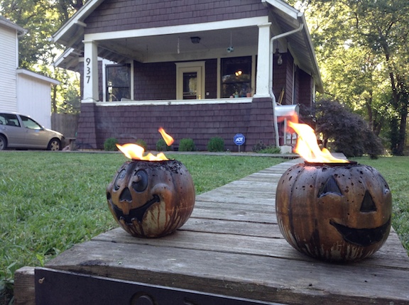 Flaming Jack-o’-lanterns Light Up The Night | Hackaday
