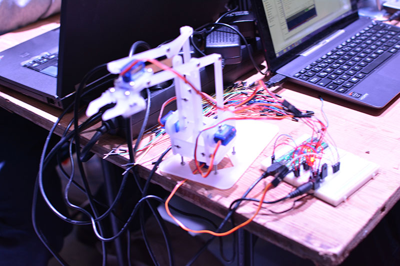 Hacklet 30 – Robot Arm Projects | Hackaday